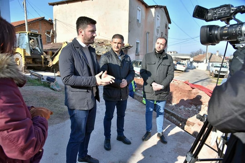 реконструкција на главна водоводна линија на улица “Петар Поп Арсов”во ...